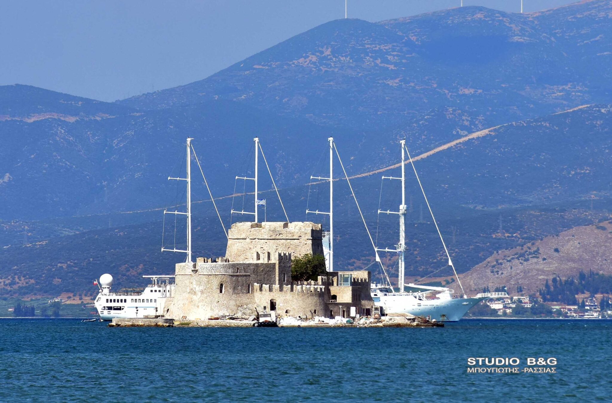 Δύο πολυτελή κρουαζιερόπλοια στο Ναύπλιο - NemeaPress